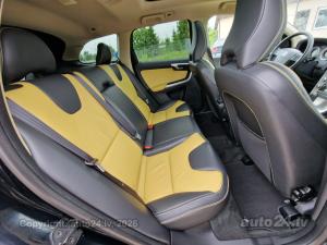 Black Volvo XC60 2009 in Tartu, with an engine capacity of 2.40 L and mileage of 227 thousand km for 8990 €, photo 19 on AUTOMOTO.COM.LV