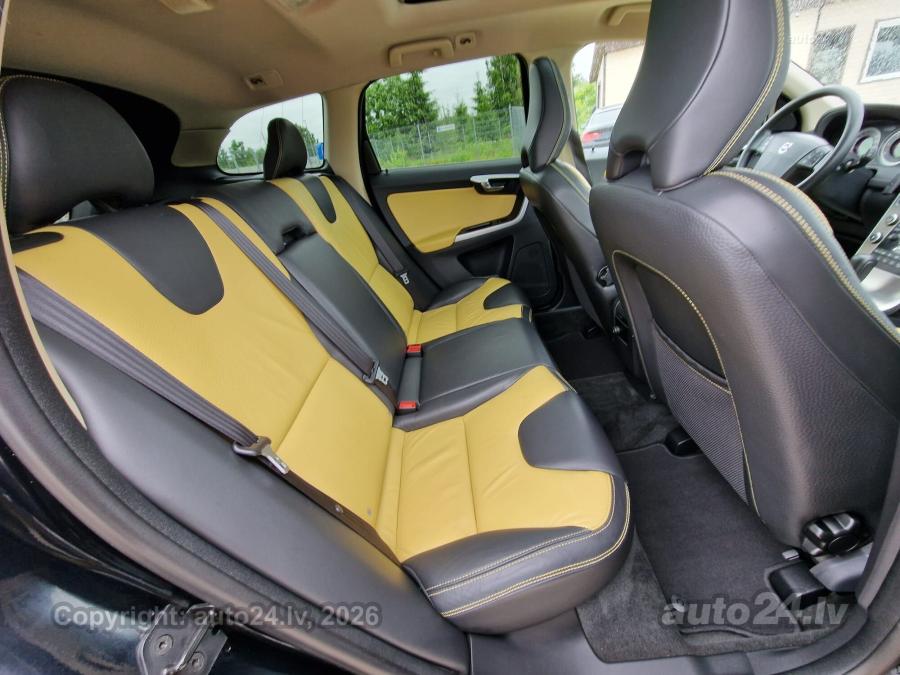 Black Volvo XC60 2009 in Tartu, with an engine capacity of 2.40 L and mileage of 227 thousand km for 8990 €, photo 19 on AUTOMOTO.COM.LV