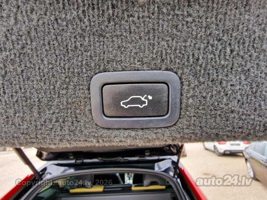 Black Volvo XC60 2009 in Tartu, with an engine capacity of 2.40 L and mileage of 227 thousand km for 8990 €, photo 24 on AUTOMOTO.COM.LV