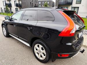 Black Volvo XC60 2009 in Kaunas, with an engine capacity of 2.40 L and mileage of 340 thousand km for 6995 €, photo 5 on AUTOMOTO.COM.LV