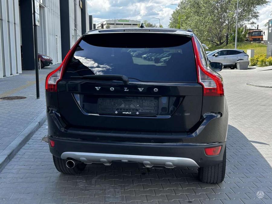 Melns Volvo XC60 2009 Viļņa, ar dzinēja tilpumu 2.40 L un nobraukumu 315 tūkst. km par 7490 €, foto 5 vietnē AUTOMOTO.COM.LV
