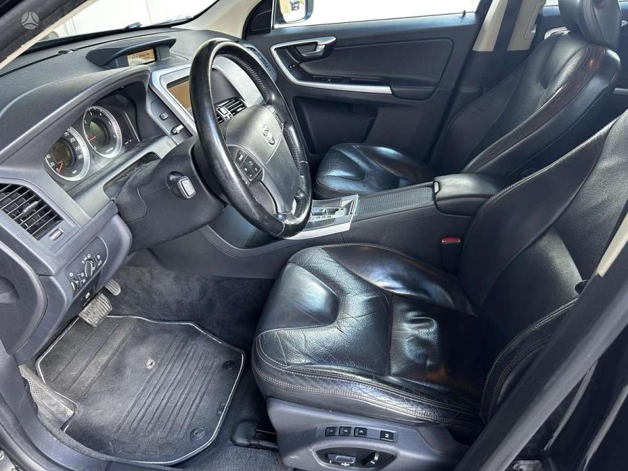 Melns Volvo XC60 2009 Viļņa, ar dzinēja tilpumu 2.40 L un nobraukumu 315 tūkst. km par 7490 €, foto 10 vietnē AUTOMOTO.COM.LV