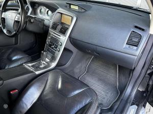 Melns Volvo XC60 2009 Viļņa, ar dzinēja tilpumu 2.40 L un nobraukumu 315 tūkst. km par 7490 €, foto 14 vietnē AUTOMOTO.COM.LV