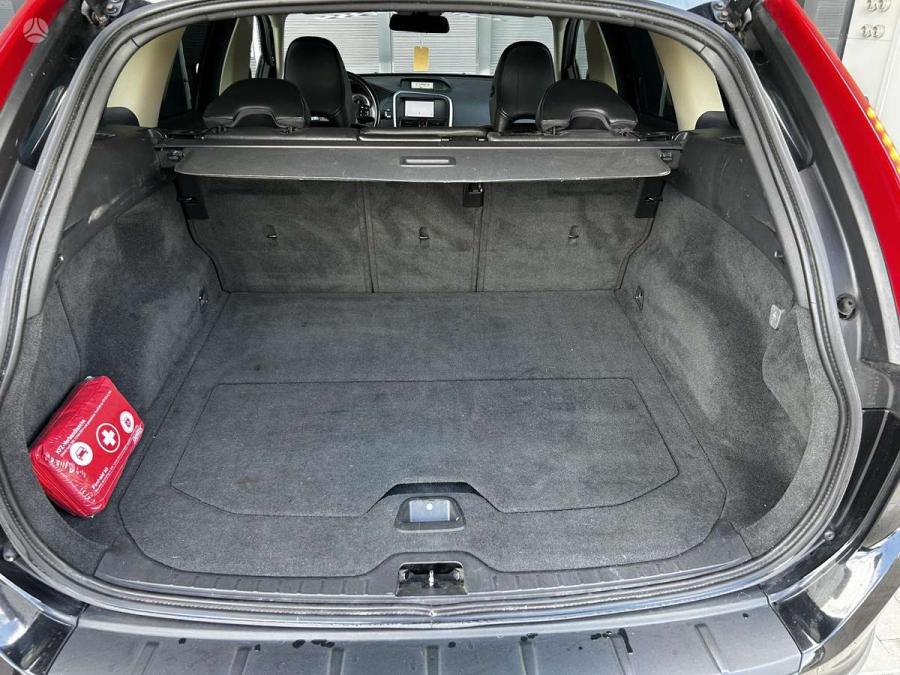Melns Volvo XC60 2009 Viļņa, ar dzinēja tilpumu 2.40 L un nobraukumu 315 tūkst. km par 7490 €, foto 17 vietnē AUTOMOTO.COM.LV