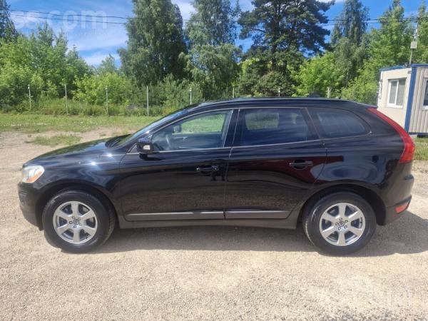Black Volvo XC60 2009 in Riga, with an engine capacity of 2.40 L and mileage of 318 thousand km for 7780 €, photo 2 on AUTOMOTO.COM.LV