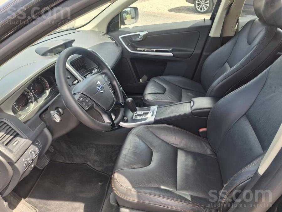 Melns Volvo XC60 2009 Rīga, ar dzinēja tilpumu 2.40 L un nobraukumu 318 tūkst. km par 7780 €, foto 8 vietnē AUTOMOTO.COM.LV