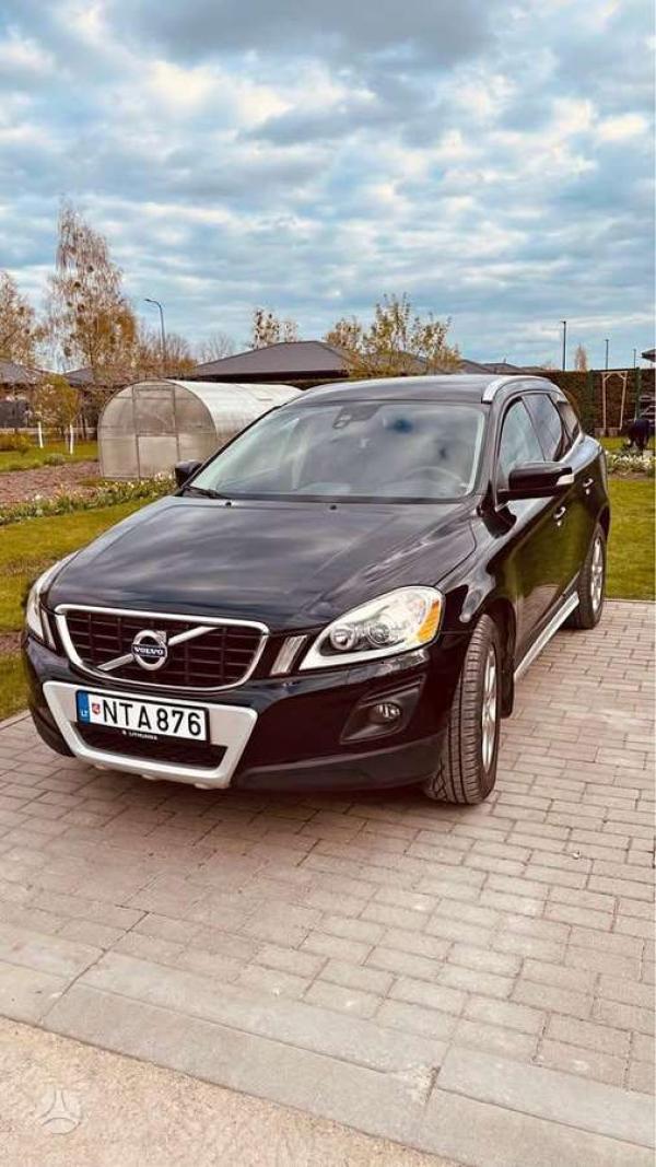 Melns Volvo XC60 2009 Kauņa, ar dzinēja tilpumu 2.40 L un nobraukumu 267 tūkst. km par 7500 €, foto 1 vietnē AUTOMOTO.COM.LV