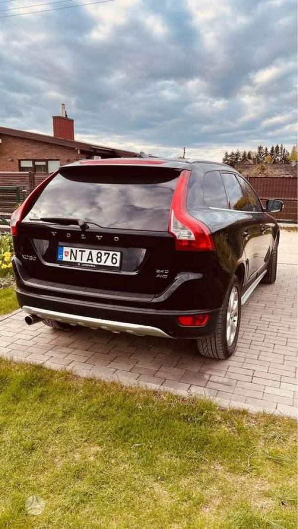 Melns Volvo XC60 2009 Kauņa, ar dzinēja tilpumu 2.40 L un nobraukumu 267 tūkst. km par 7500 €, foto 4 vietnē AUTOMOTO.COM.LV