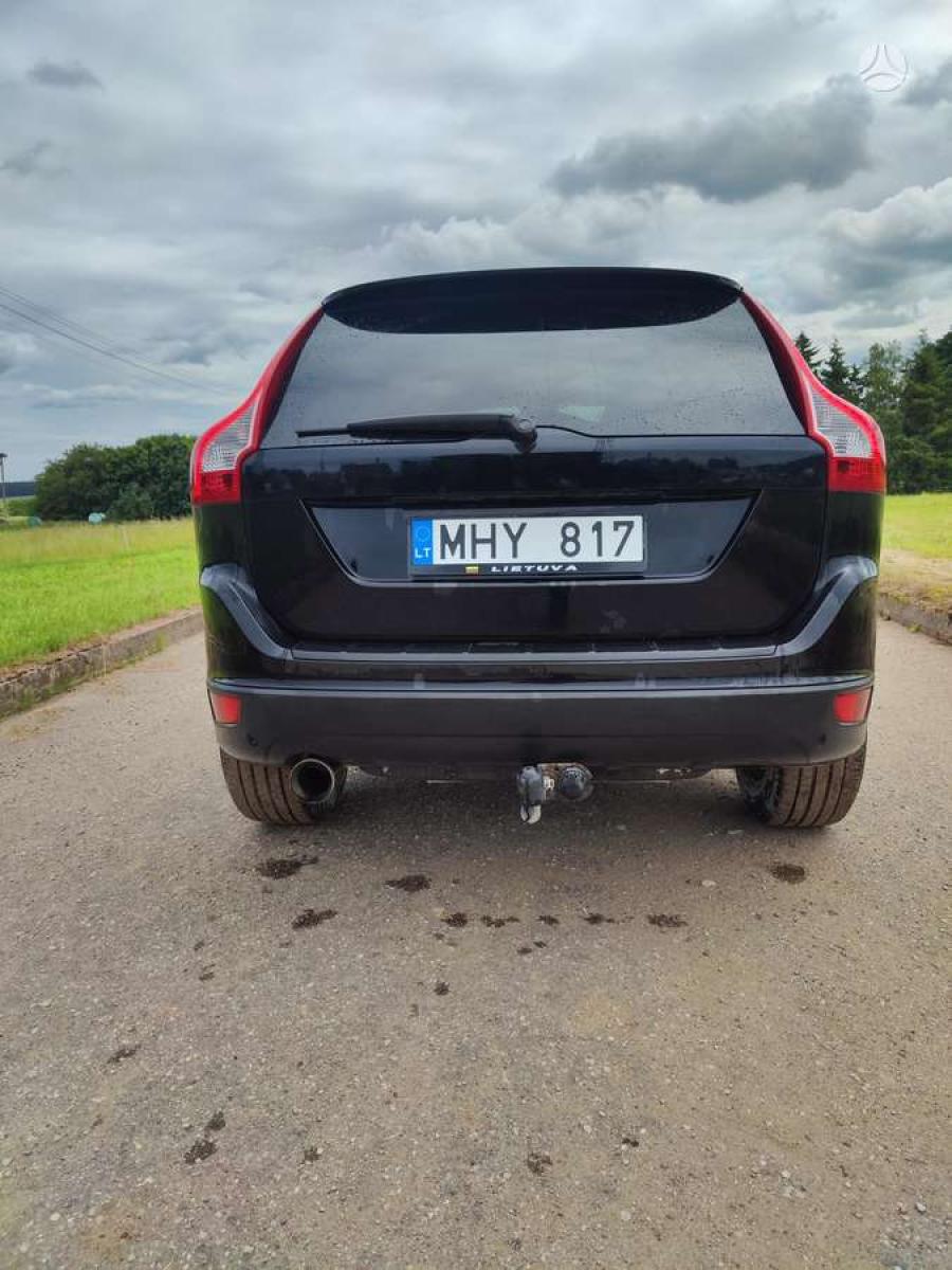Melns Volvo XC60 2009 Kelmė, ar dzinēja tilpumu 2.40 L un nobraukumu 368 tūkst. km par 6199 €, foto 7 vietnē AUTOMOTO.COM.LV