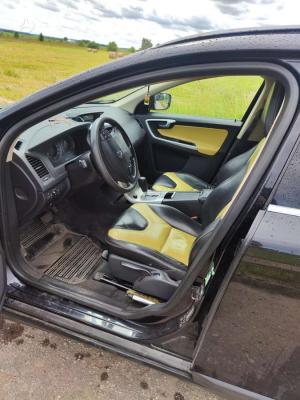 Melns Volvo XC60 2009 Kelmė, ar dzinēja tilpumu 2.40 L un nobraukumu 368 tūkst. km par 6199 €, foto 13 vietnē AUTOMOTO.COM.LV