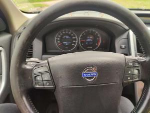 Melns Volvo XC60 2009 Kelmė, ar dzinēja tilpumu 2.40 L un nobraukumu 368 tūkst. km par 6199 €, foto 17 vietnē AUTOMOTO.COM.LV