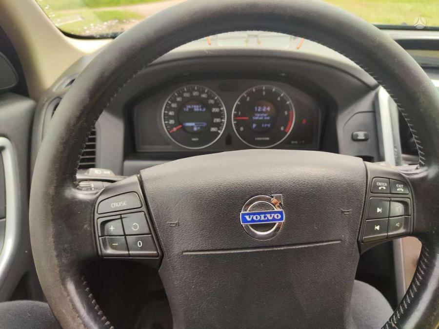 Melns Volvo XC60 2009 Kelmė, ar dzinēja tilpumu 2.40 L un nobraukumu 368 tūkst. km par 6199 €, foto 17 vietnē AUTOMOTO.COM.LV