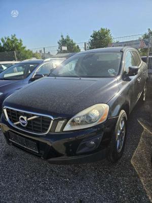 Melns Volvo XC60 2009 Anykščiai, ar dzinēja tilpumu 2.40 L un nobraukumu 321 tūkst. km par 3900 €, foto  vietnē AUTOMOTO.COM.LV