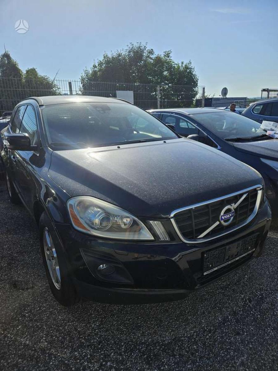 Melns Volvo XC60 2009 Anykščiai, ar dzinēja tilpumu 2.40 L un nobraukumu 321 tūkst. km par 3900 €, foto 3 vietnē AUTOMOTO.COM.LV