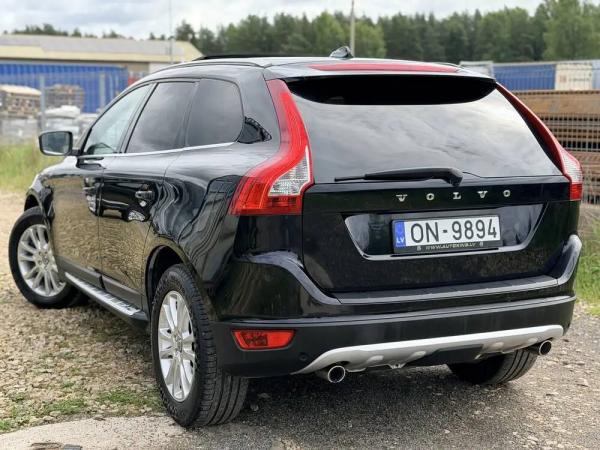 Black Volvo XC60 2009 in Riga, with an engine capacity of 2.40 L and mileage of 214 thousand km for 9500 €, photo 2 on AUTOMOTO.COM.LV
