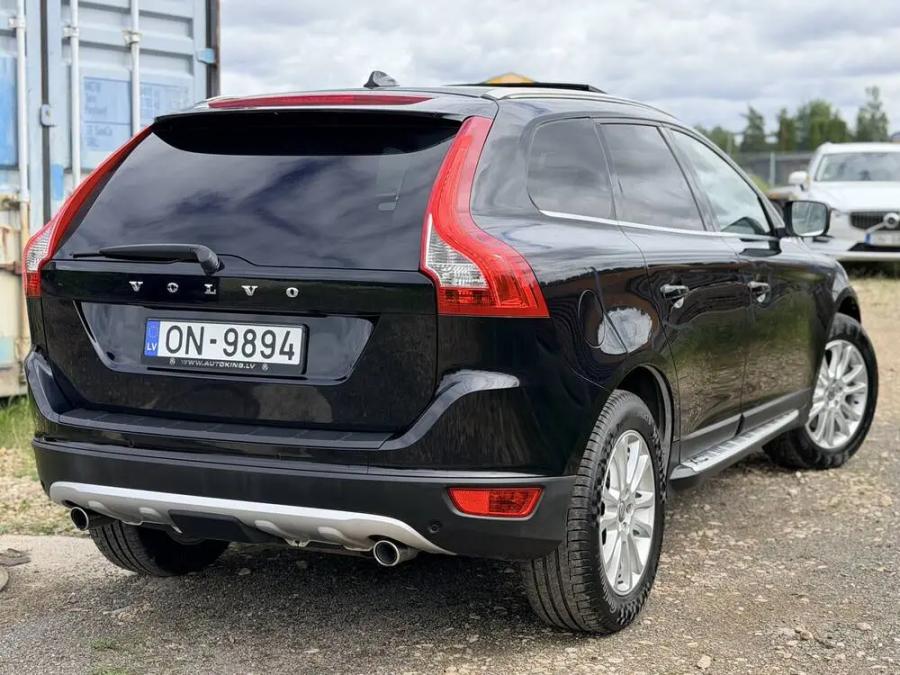 Melns Volvo XC60 2009 Rīga, ar dzinēja tilpumu 2.40 L un nobraukumu 214 tūkst. km par 9500 €, foto 5 vietnē AUTOMOTO.COM.LV