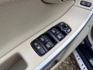 Melns Volvo XC60 2009 Rīga, ar dzinēja tilpumu 2.40 L un nobraukumu 214 tūkst. km par 9500 €, foto 13 vietnē AUTOMOTO.COM.LV