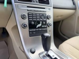 Melns Volvo XC60 2009 Rīga, ar dzinēja tilpumu 2.40 L un nobraukumu 214 tūkst. km par 9500 €, foto 16 vietnē AUTOMOTO.COM.LV