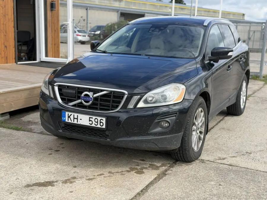 Melns Volvo XC60 2009 Rīga, ar dzinēja tilpumu 2.40 L un nobraukumu 433 tūkst. km par 4250 €, foto 1 vietnē AUTOMOTO.COM.LV