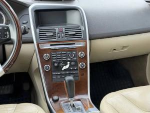 Melns Volvo XC60 2009 Rīga, ar dzinēja tilpumu 2.40 L un nobraukumu 433 tūkst. km par 4250 €, foto 9 vietnē AUTOMOTO.COM.LV