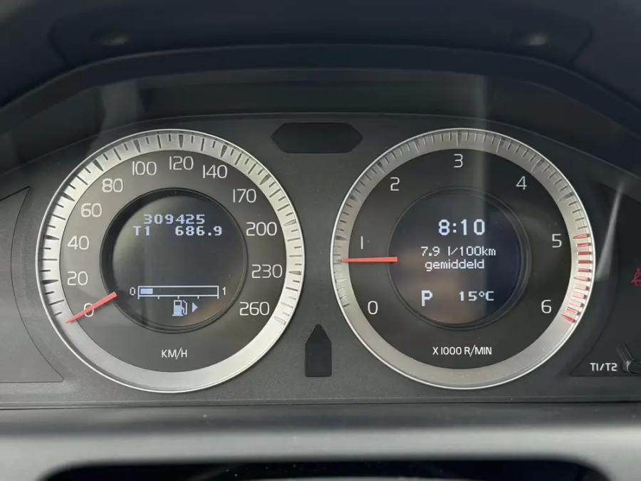 Черный Вольво ХС60 2009 в Елгава, объемом двигателя 2.40 л и пробегом 310 тыс. км за 7990 €, фото 16 на AUTOMOTO.COM.LV