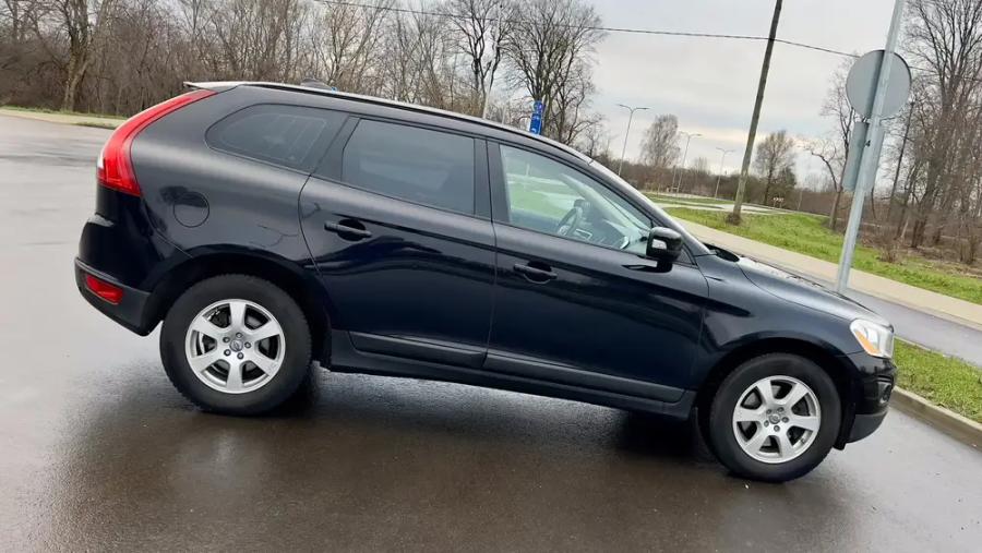 Melns Volvo XC60 2009 Rīga, ar dzinēja tilpumu 2.40 L un nobraukumu 237 tūkst. km par 8200 €, foto 8 vietnē AUTOMOTO.COM.LV