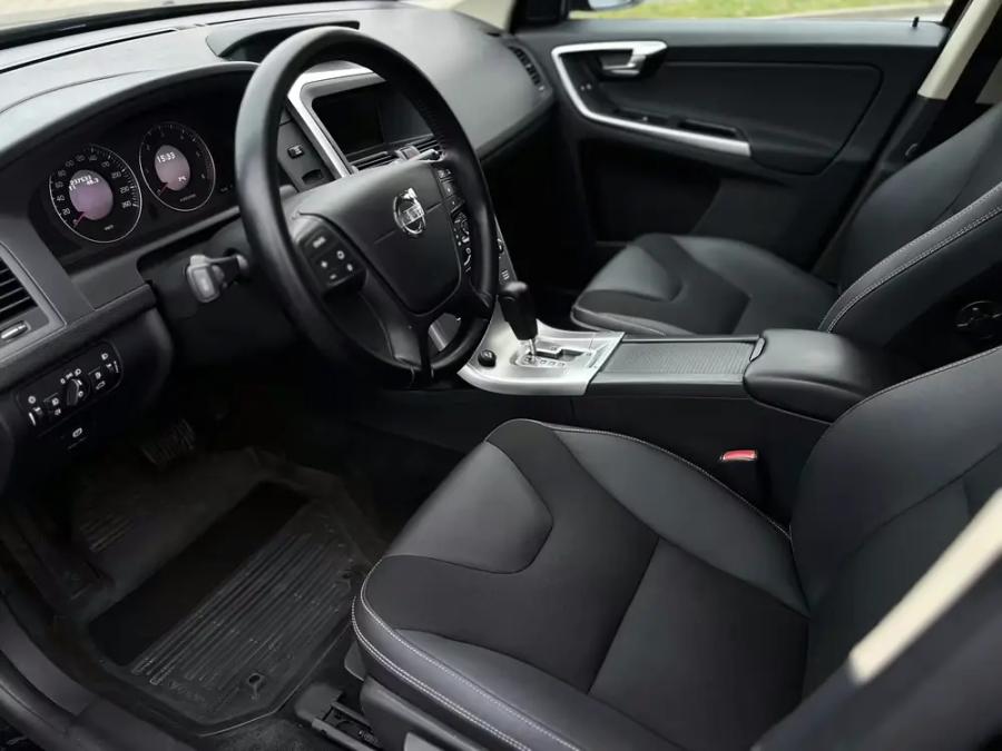 Melns Volvo XC60 2009 Rīga, ar dzinēja tilpumu 2.40 L un nobraukumu 237 tūkst. km par 8200 €, foto 11 vietnē AUTOMOTO.COM.LV