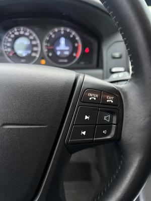 Melns Volvo XC60 2009 Rīga, ar dzinēja tilpumu 2.40 L un nobraukumu 237 tūkst. km par 8200 €, foto 20 vietnē AUTOMOTO.COM.LV