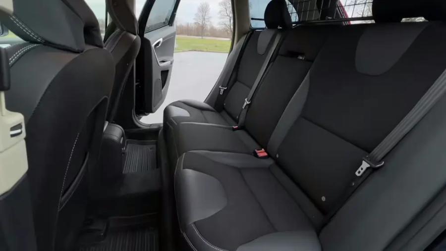 Melns Volvo XC60 2009 Rīga, ar dzinēja tilpumu 2.40 L un nobraukumu 237 tūkst. km par 8200 €, foto 23 vietnē AUTOMOTO.COM.LV