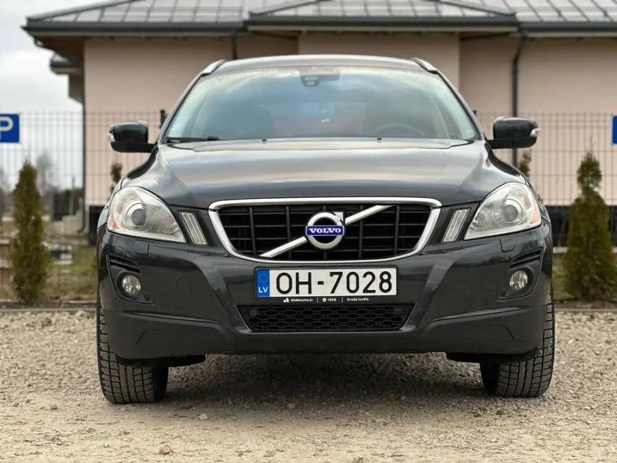 Melns Volvo XC60 2009 Jelgava, ar dzinēja tilpumu 2.40 L un nobraukumu 248 tūkst. km par 7990 €, foto 3 vietnē AUTOMOTO.COM.LV
