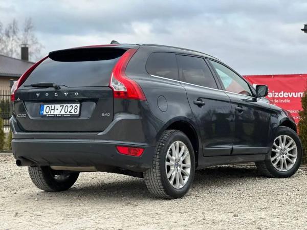 Black Volvo XC60 2009 in Jelgava, with an engine capacity of 2.40 L and mileage of 248 thousand km for 7990 €, photo 4 on AUTOMOTO.COM.LV