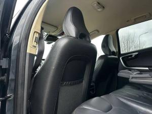 Melns Volvo XC60 2009 Jelgava, ar dzinēja tilpumu 2.40 L un nobraukumu 248 tūkst. km par 7990 €, foto 16 vietnē AUTOMOTO.COM.LV