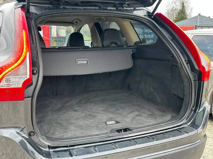 Melns Volvo XC60 2009 Jelgava, ar dzinēja tilpumu 2.40 L un nobraukumu 248 tūkst. km par 7990 €, foto 30 vietnē AUTOMOTO.COM.LV