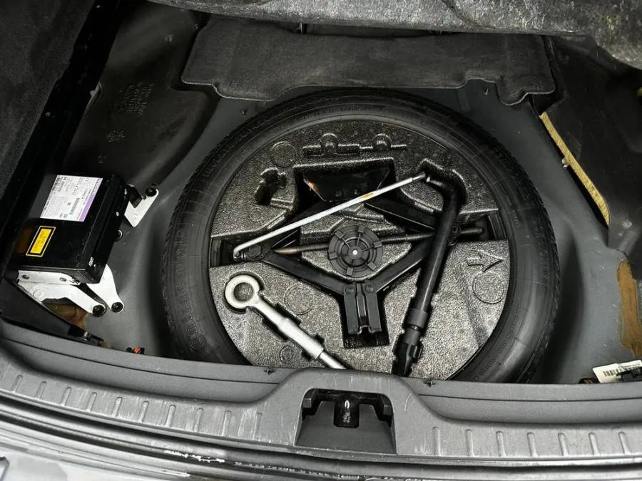 Melns Volvo XC60 2009 Jelgava, ar dzinēja tilpumu 2.40 L un nobraukumu 248 tūkst. km par 7990 €, foto 31 vietnē AUTOMOTO.COM.LV