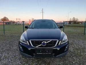 Black Volvo XC60 2009 in Saldus, with an engine capacity of 2.40 L and mileage of 295 thousand km for 7990 €, photo 6 on AUTOMOTO.COM.LV