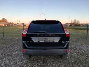 Black Volvo XC60 2009 in Saldus, with an engine capacity of 2.40 L and mileage of 295 thousand km for 7990 €, photo 7 on AUTOMOTO.COM.LV