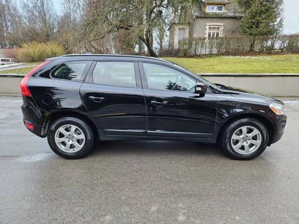 Melns Volvo XC60 2009 Jēkabpils, ar dzinēja tilpumu 2.40 L un nobraukumu 210 tūkst. km par 8590 €, foto 6 vietnē AUTOMOTO.COM.LV