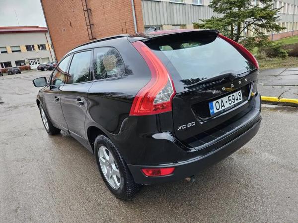 Melns Volvo XC60 2009 Jēkabpils, ar dzinēja tilpumu 2.40 L un nobraukumu 210 tūkst. km par 8590 €, foto 9 vietnē AUTOMOTO.COM.LV