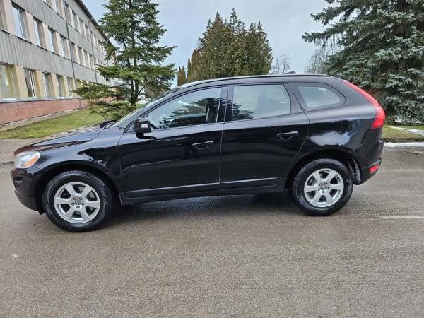 Melns Volvo XC60 2009 Jēkabpils, ar dzinēja tilpumu 2.40 L un nobraukumu 210 tūkst. km par 8590 €, foto 10 vietnē AUTOMOTO.COM.LV