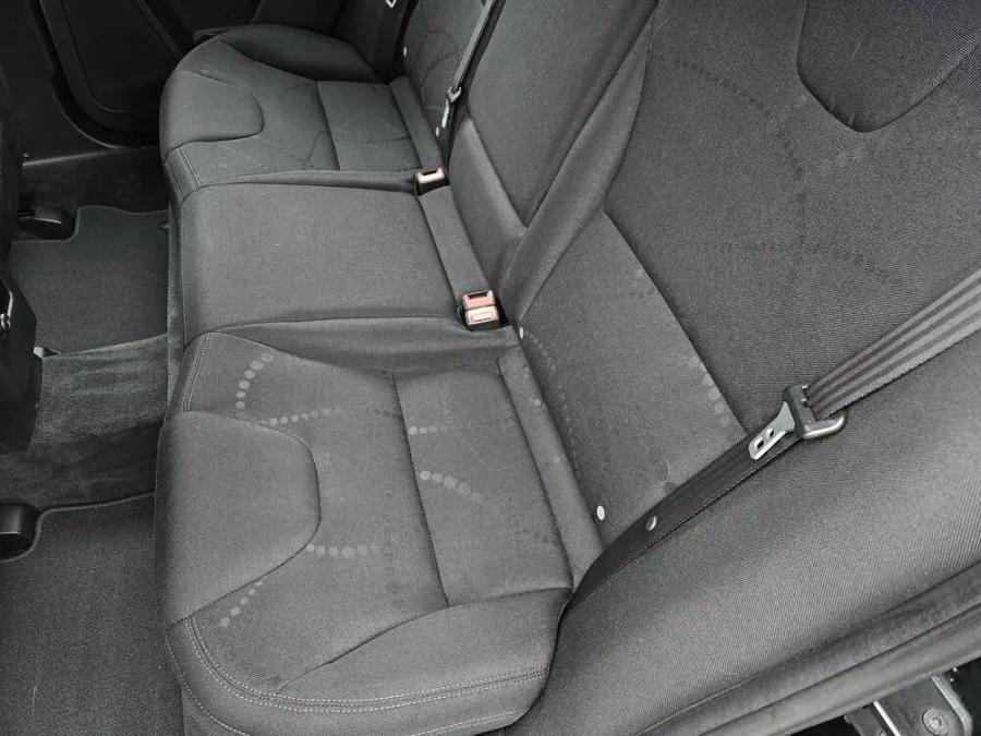 Black Volvo XC60 2009 in Jekabpils, with an engine capacity of 2.40 L and mileage of 210 thousand km for 8590 €, photo 14 on AUTOMOTO.COM.LV