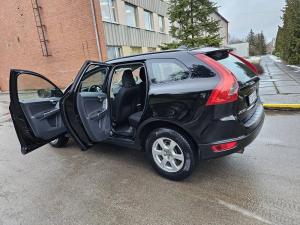Black Volvo XC60 2009 in Jekabpils, with an engine capacity of 2.40 L and mileage of 210 thousand km for 8590 €, photo 15 on AUTOMOTO.COM.LV