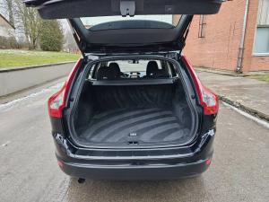 Black Volvo XC60 2009 in Jekabpils, with an engine capacity of 2.40 L and mileage of 210 thousand km for 8590 €, photo 16 on AUTOMOTO.COM.LV