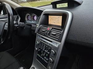 Black Volvo XC60 2009 in Jekabpils, with an engine capacity of 2.40 L and mileage of 210 thousand km for 8590 €, photo 23 on AUTOMOTO.COM.LV