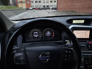Black Volvo XC60 2009 in Jekabpils, with an engine capacity of 2.40 L and mileage of 210 thousand km for 8590 €, photo 29 on AUTOMOTO.COM.LV