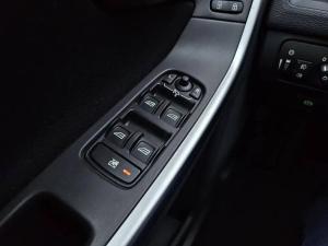 Black Volvo XC60 2009 in Jekabpils, with an engine capacity of 2.40 L and mileage of 210 thousand km for 8590 €, photo 30 on AUTOMOTO.COM.LV