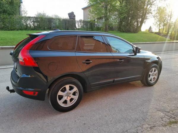 Melns Volvo XC60 2009 Jēkabpils, ar dzinēja tilpumu 2.40 L un nobraukumu 253 tūkst. km par 8900 €, foto 6 vietnē AUTOMOTO.COM.LV