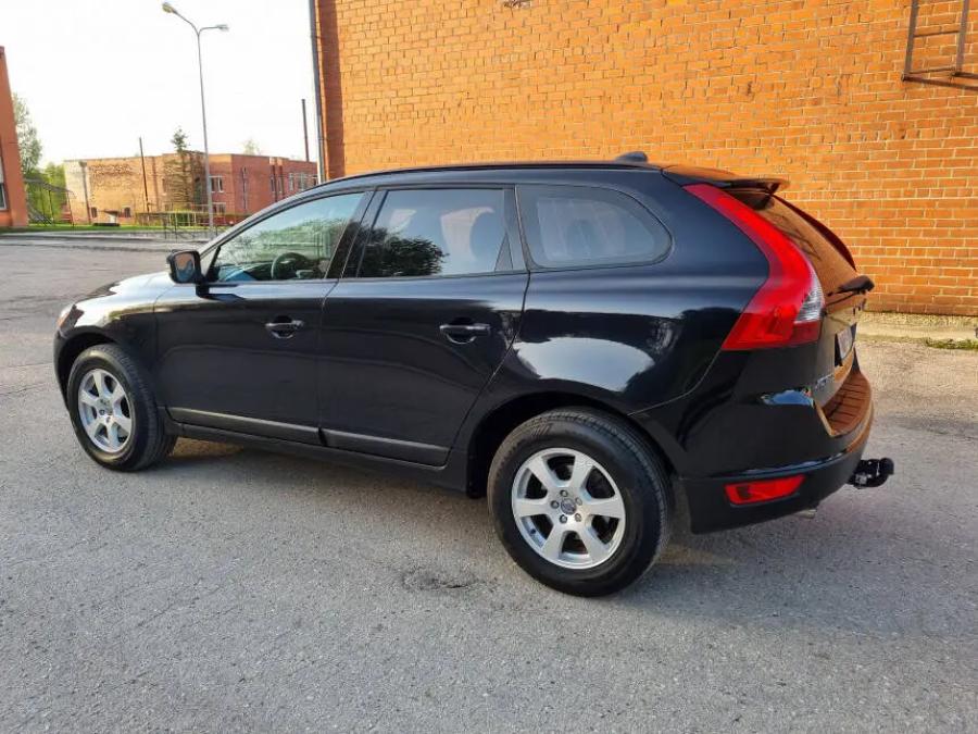 Melns Volvo XC60 2009 Jēkabpils, ar dzinēja tilpumu 2.40 L un nobraukumu 253 tūkst. km par 8900 €, foto 11 vietnē AUTOMOTO.COM.LV