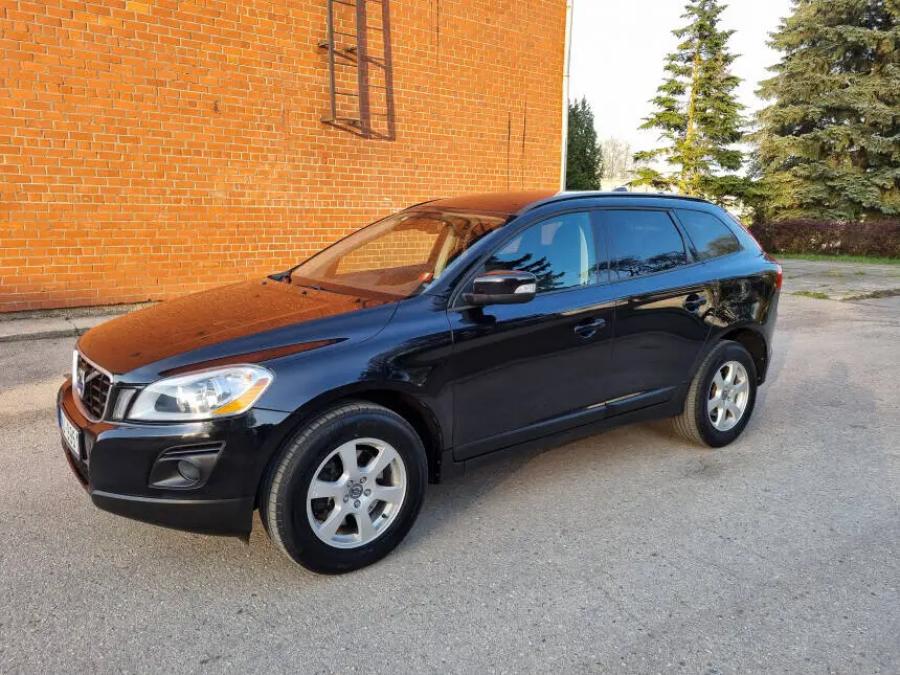 Melns Volvo XC60 2009 Jēkabpils, ar dzinēja tilpumu 2.40 L un nobraukumu 253 tūkst. km par 8900 €, foto 13 vietnē AUTOMOTO.COM.LV