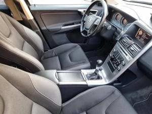 Melns Volvo XC60 2009 Jēkabpils, ar dzinēja tilpumu 2.40 L un nobraukumu 253 tūkst. km par 8900 €, foto 23 vietnē AUTOMOTO.COM.LV