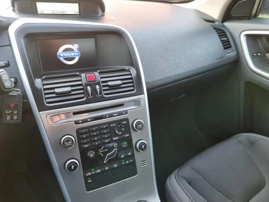 Melns Volvo XC60 2009 Jēkabpils, ar dzinēja tilpumu 2.40 L un nobraukumu 253 tūkst. km par 8900 €, foto 24 vietnē AUTOMOTO.COM.LV